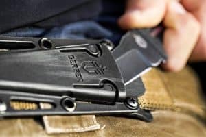 How to Scout Carry a Knife - Horizontal Carry Tips & Tricks